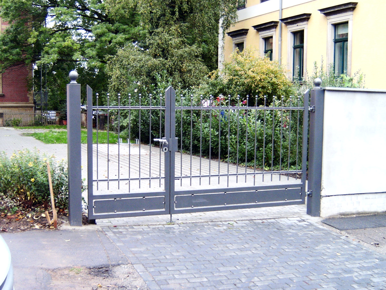 Drehtore - Metallbau & Tortechnik Dresden